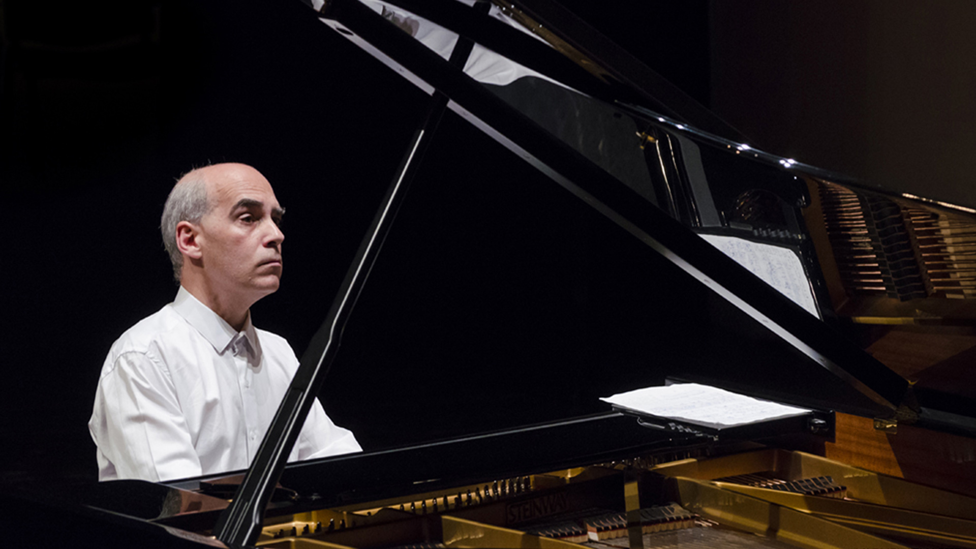 Miguel Ituarte estrena 'On the Edge' de Jesús Rueda en Badajoz • Ciclo ...